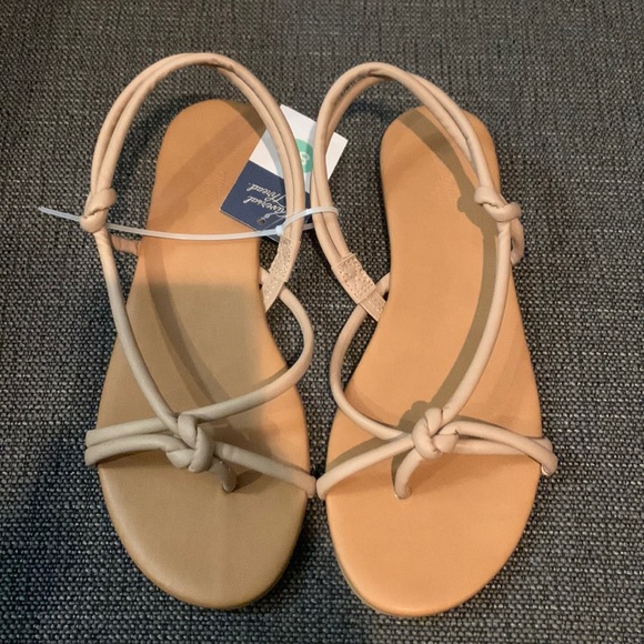 Universal Thread | Shoes | Nwt Universal Thread Sandals | Poshmark